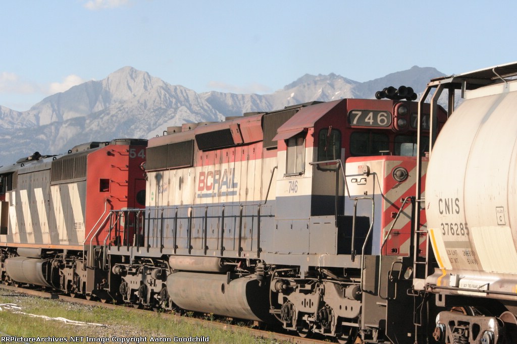 BCOL 746 heading east out of Jasper